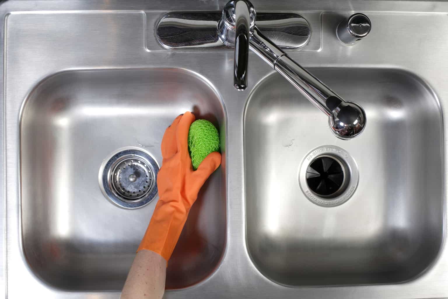 2 Steps On How To Remove Water Stains From Stainless Steel